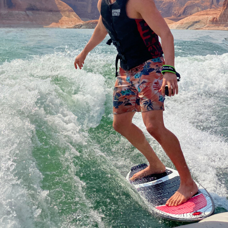 Wakesurf Stance 101: Goofy vs. Regular Explained – Smith Board Company